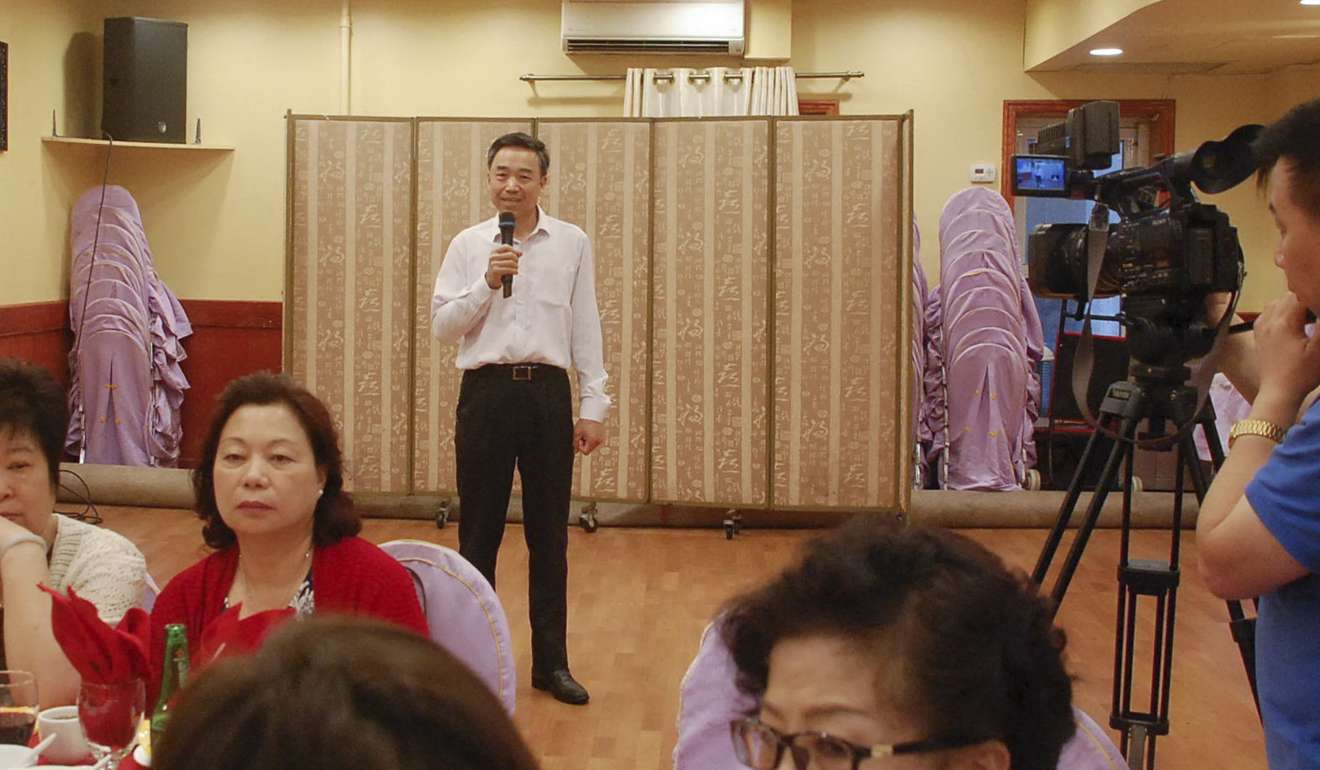 The Chinese who struggled in US and their classmate who made it at home ...