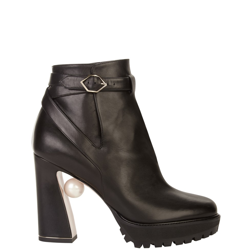 Pearls before millennials: how designers are turning traditional ...