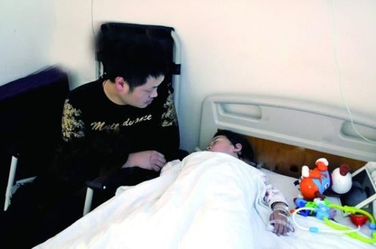Chinese policewoman in coma after saving girl, 3, in deadly plunge from ...