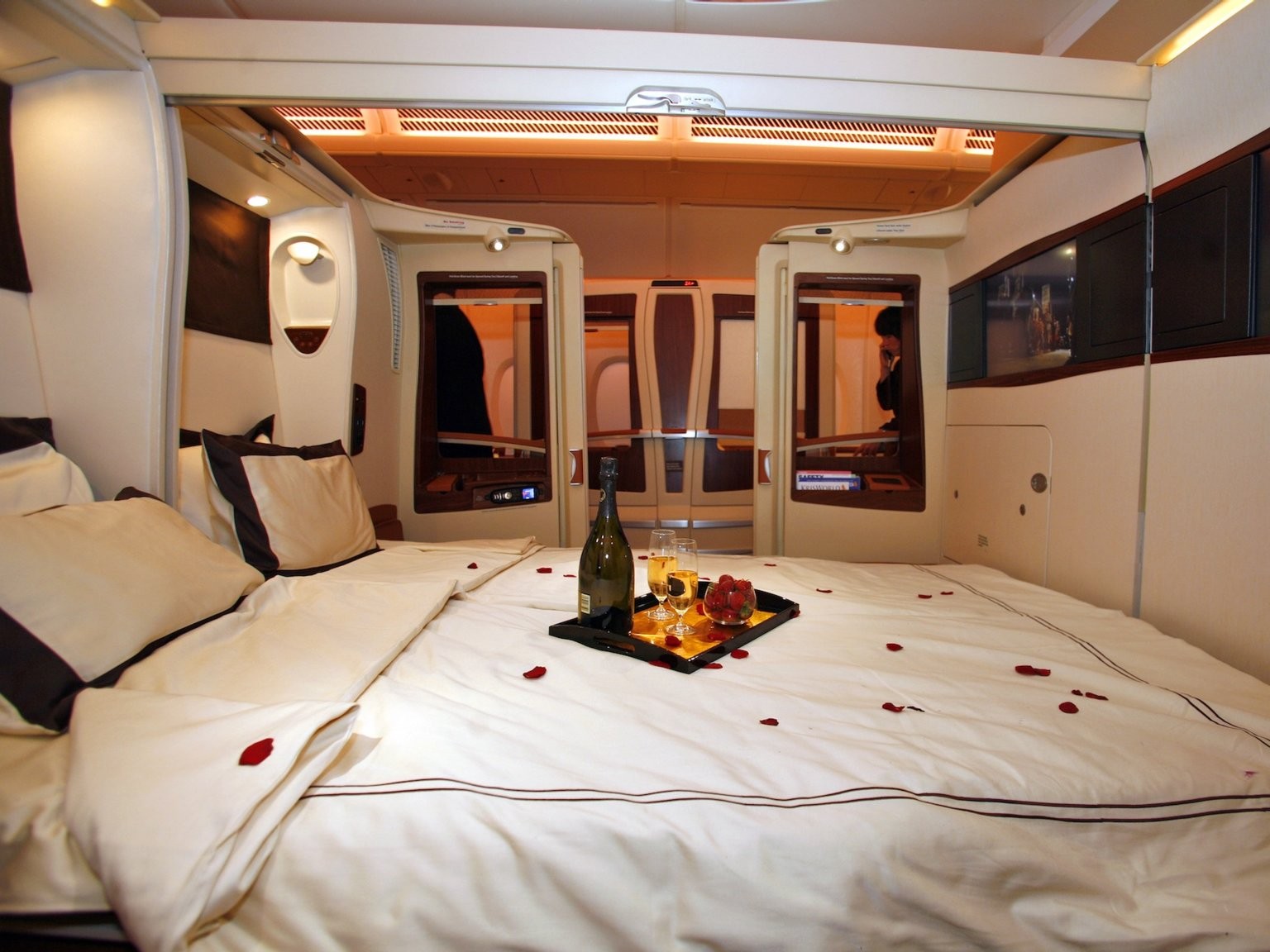 Want to travel first class? Here are 8 reasons why flying in it is so ...