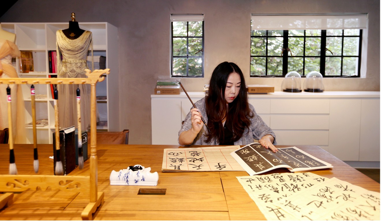 The modern Chinese woman: what she’s like, what she wears, her role ...