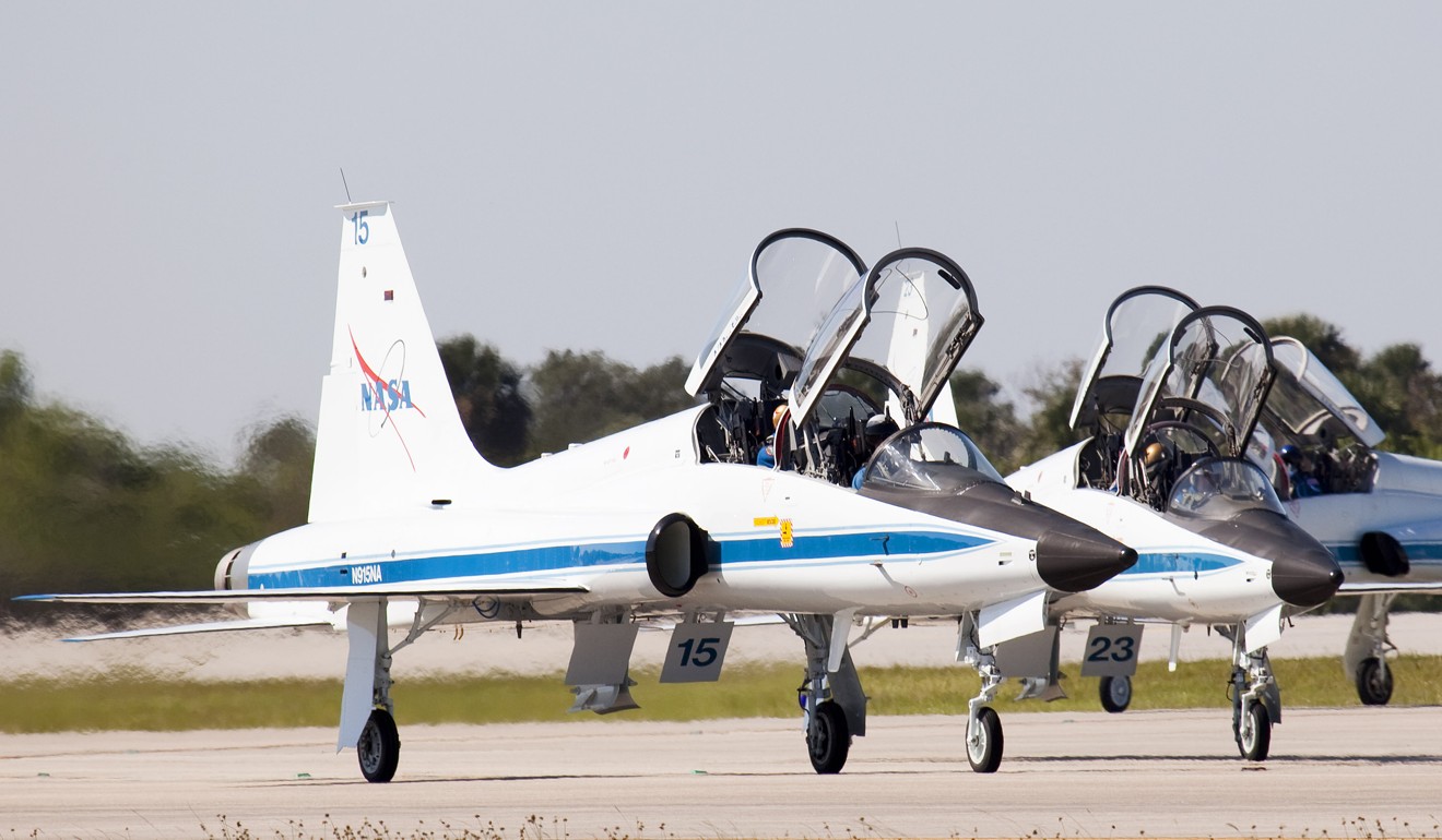 Incredible Nasa images show supersonic shock waves from two jets flying ...