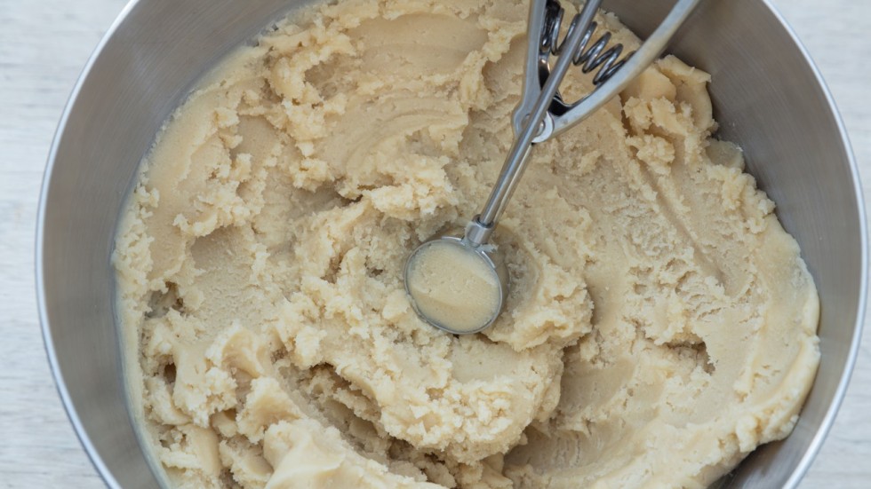 Why eating raw cookie dough is a no-no, at Christmas or any other time ...