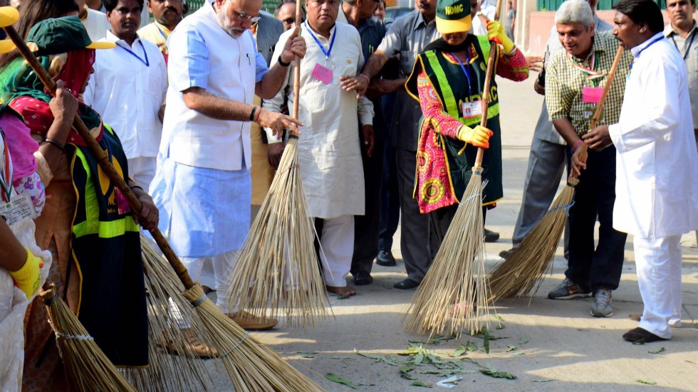 Narendra Modi launches Clean India Campaign by sweeping street | South ...