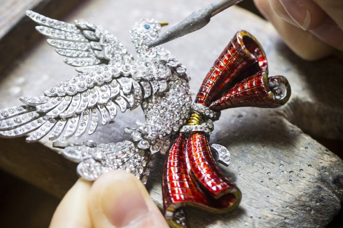 How it’s made: Van Cleef & Arpels’ Le Secret collection lets ...